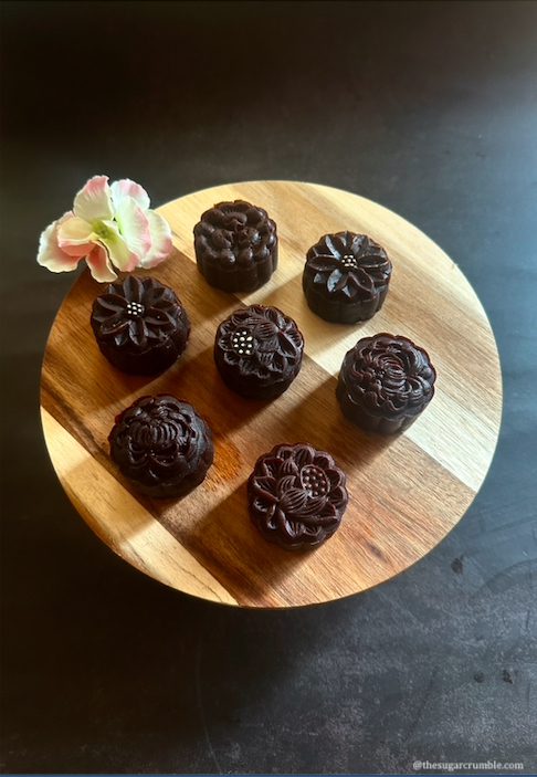 Orange Cointreau Chocolate Snowskin Mooncake - thesugarcrumble: a ...